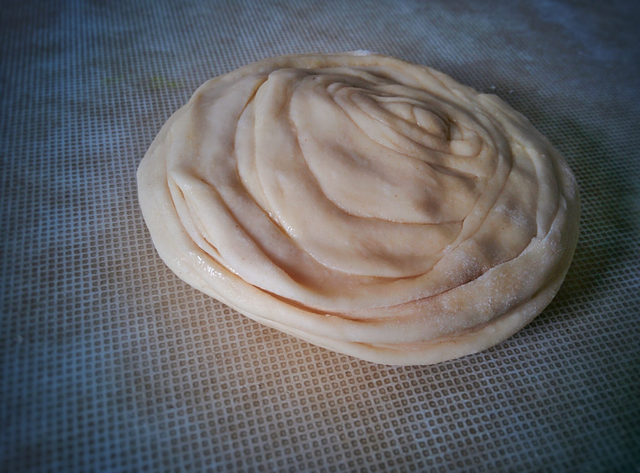 Frying delicious Kazakh Kattama breads - Info Shymkent